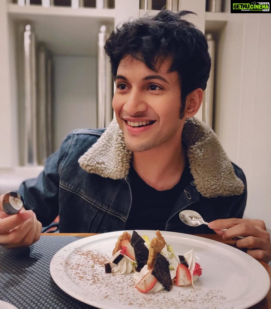 Actor Rohit Suresh Saraf HD Instagram Photos and Wallpapers July 2020 ...
