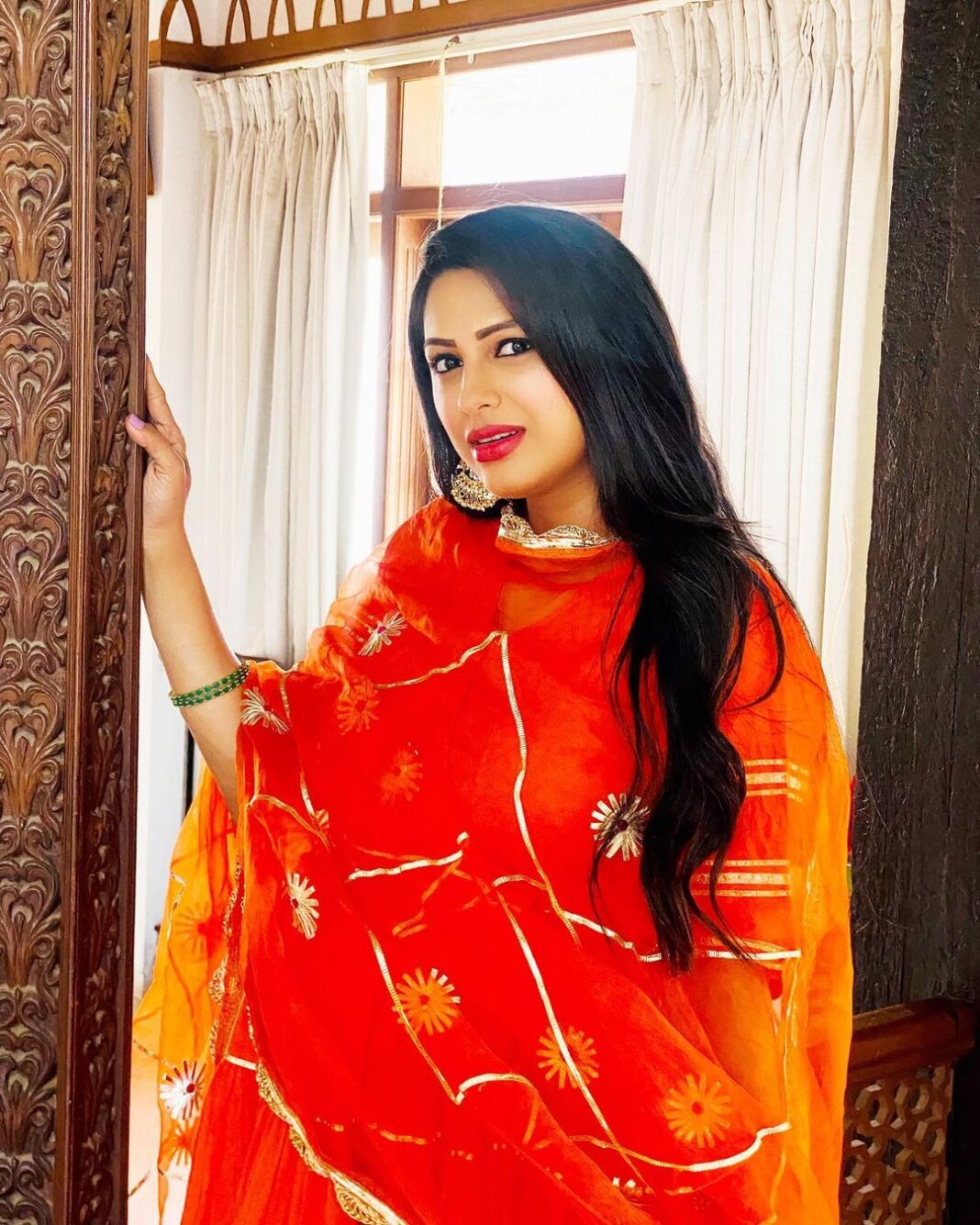 Television Actress Rucha Hasabnis HD Photos | Gethu Cinema