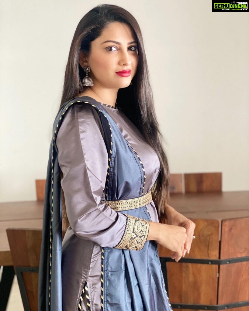 Television Actress Rucha Hasabnis HD Photos | Gethu Cinema