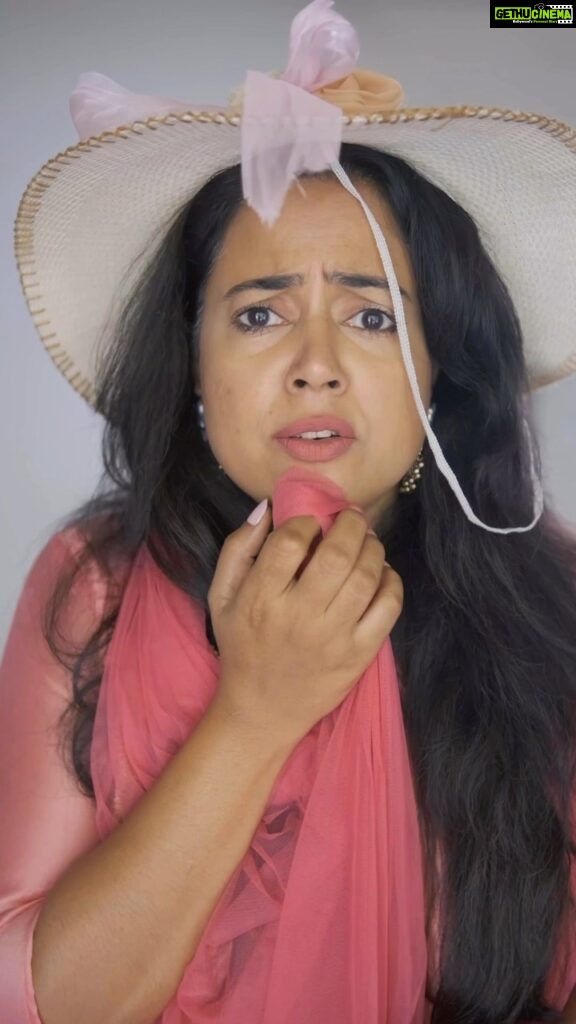 Actress Sameera Reddy HD Photos and Wallpapers October 2022 - Gethu Cinema