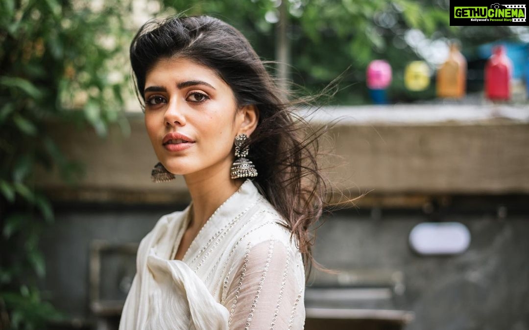 Sanjana Sanghi Instagram – Continuing creating stories and embracing ...