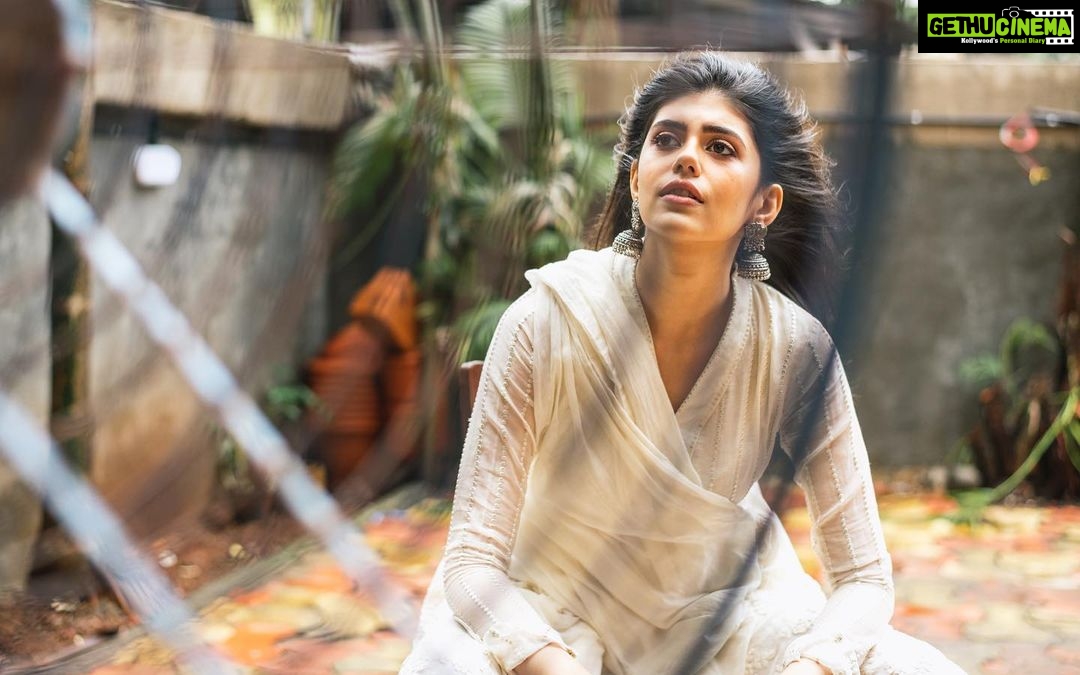 Sanjana Sanghi Instagram – Continuing creating stories and embracing ...