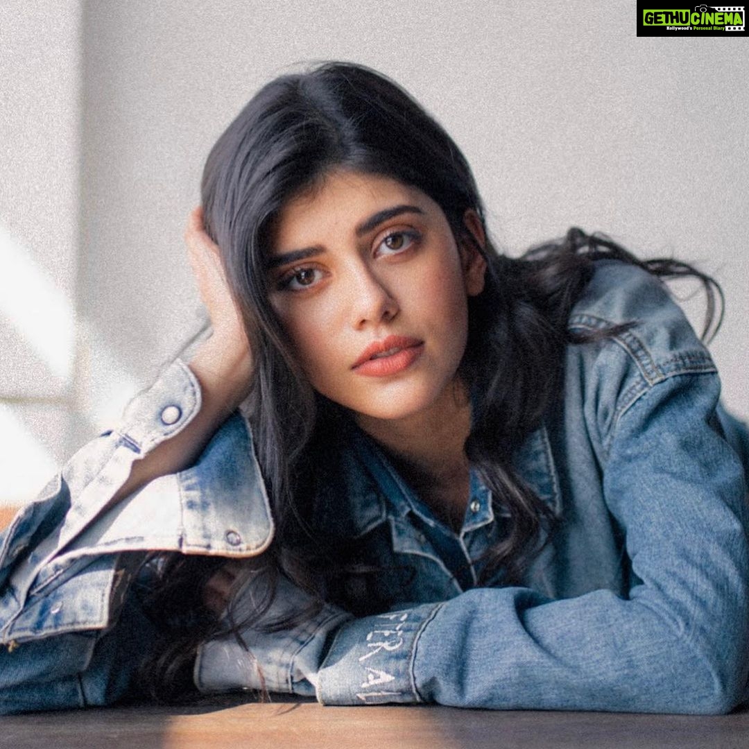 Sanjana Sanghi Instagram – Art is freedom. [1/2] • @bharat_rawail ...