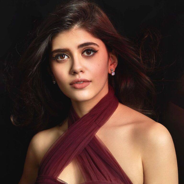 Sanjana Sanghi Instagram - Art is freedom. [1/2] • @bharat_rawail ...