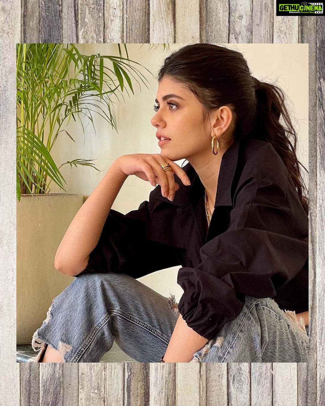 Sanjana Sanghi Instagram – T’was a Dress for Press kinda day ...