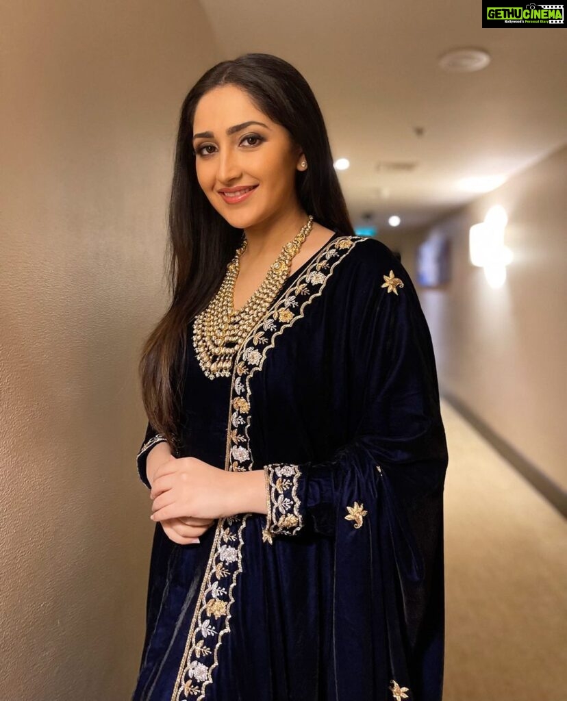 Actress Sayyeshaa Saigal HD Instagram Photos and Wallpapers September ...