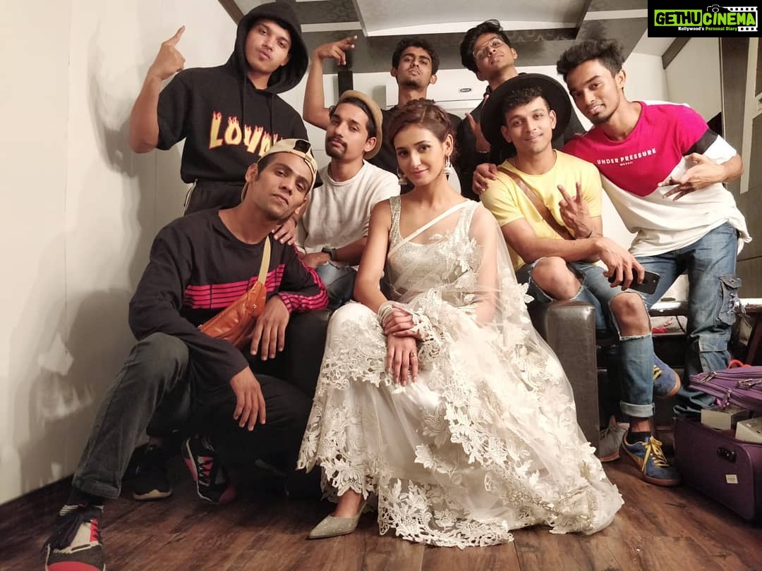 Shakti Mohan Instagram – Strong Alone…Unstoppable Together #teamshakti ♥️ 😍😍 Thank you 😍😍 @m ...