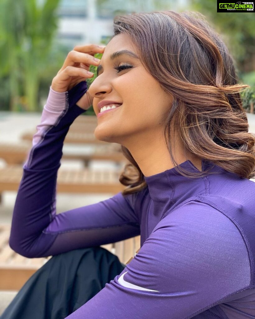 Shakti Mohan Instagram – Blinga-rang day . 👗@iamkenferns 👩🏻‍ ️ ...