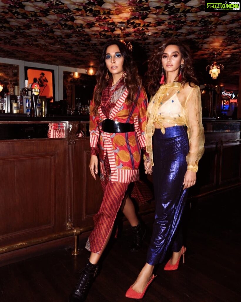 Actress Shibani Dandekar HD Photos and Wallpapers March 2019 - Gethu Cinema