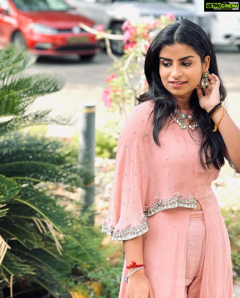 Actress Sivaangi Krishnakumar HD Instagram Photos and Wallpapers ...