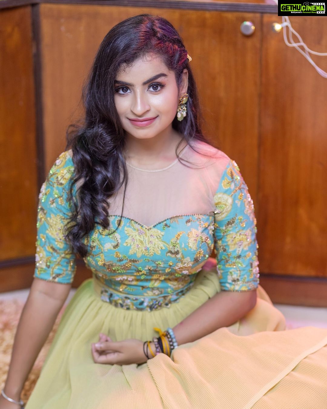 Actress Sivaangi Krishnakumar HD Instagram Photos and Wallpapers ...
