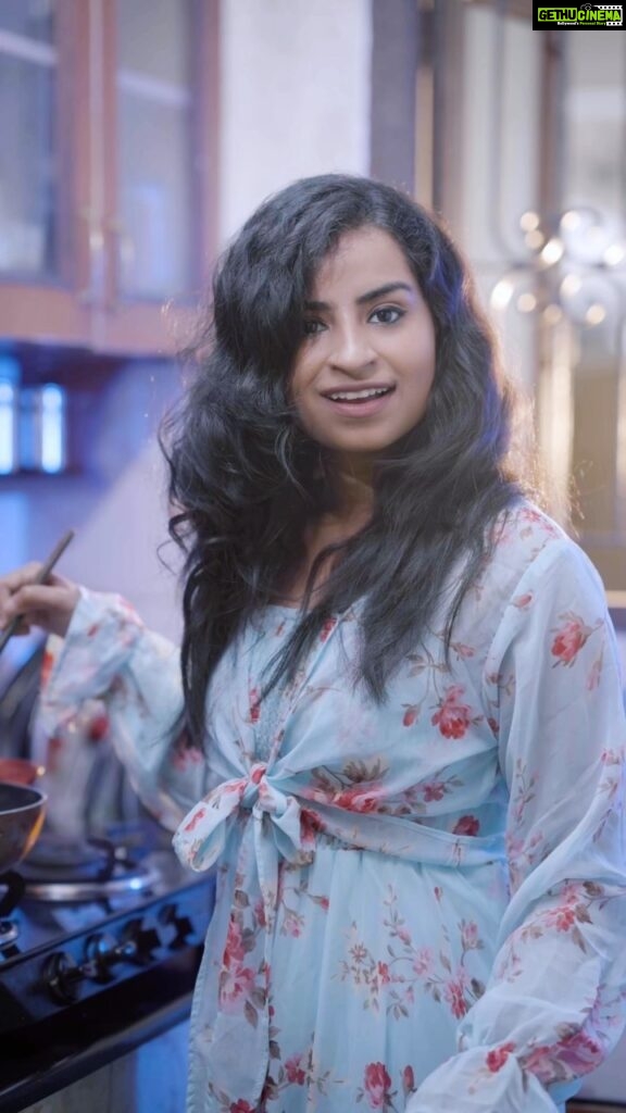 Actress Sivaangi Krishnakumar HD Instagram Photos and Wallpapers ...