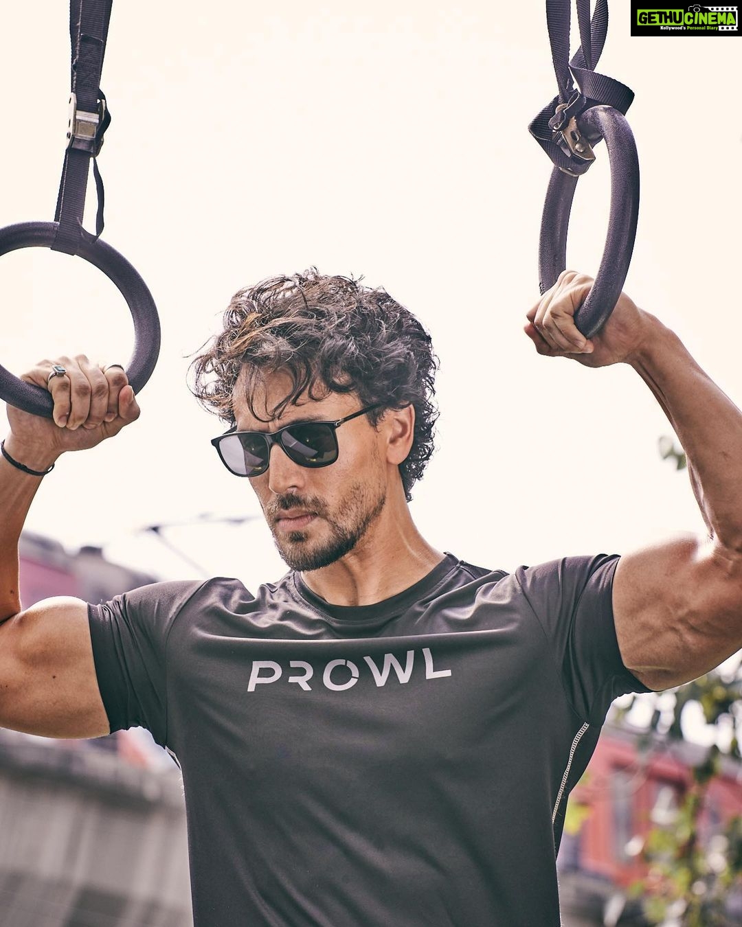 Actor Tiger Shroff HD Photos and Wallpapers November 2022 - Gethu Cinema