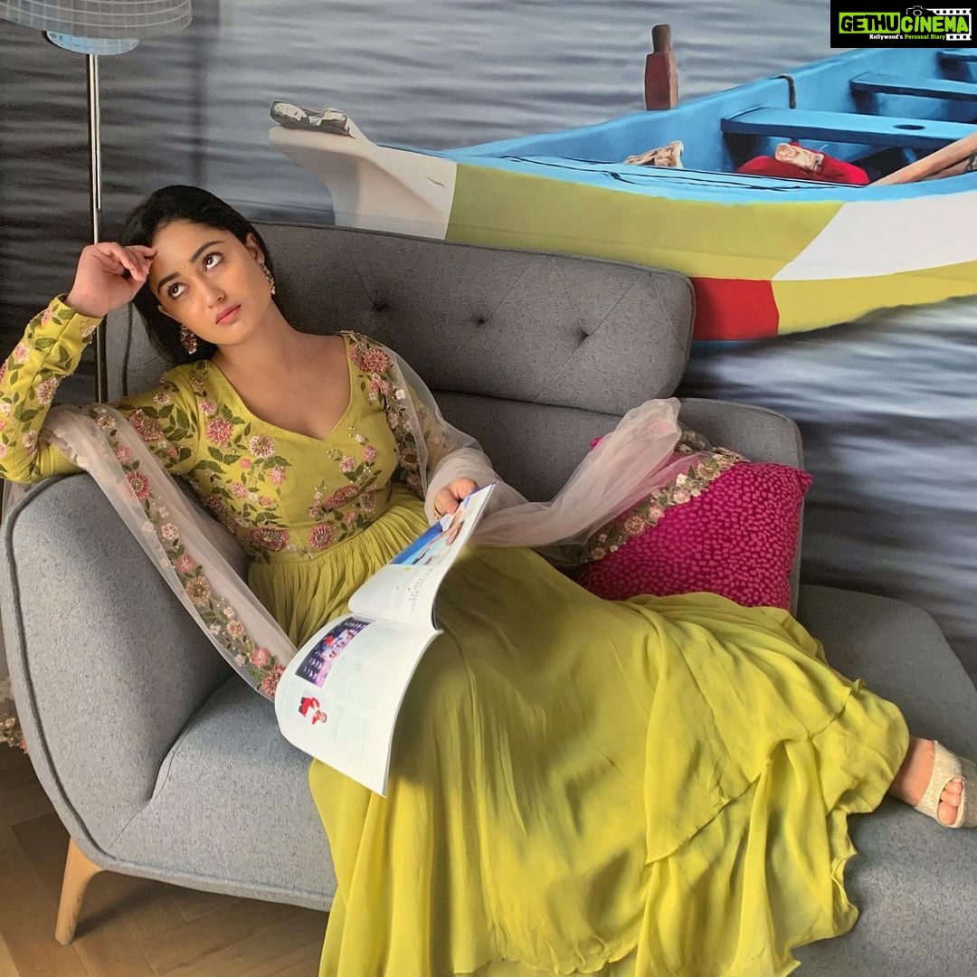 Tridha Choudhury Instagram – Refusing ‘Biodatas’ that Sima auntie presents to me despite knowing ...