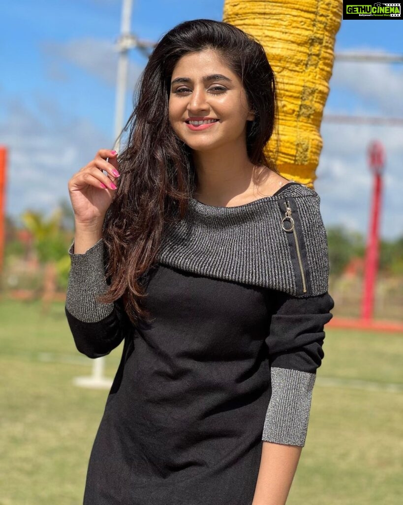 Actress Varshini Sounderajan HD Instagram Photos and Wallpapers ...