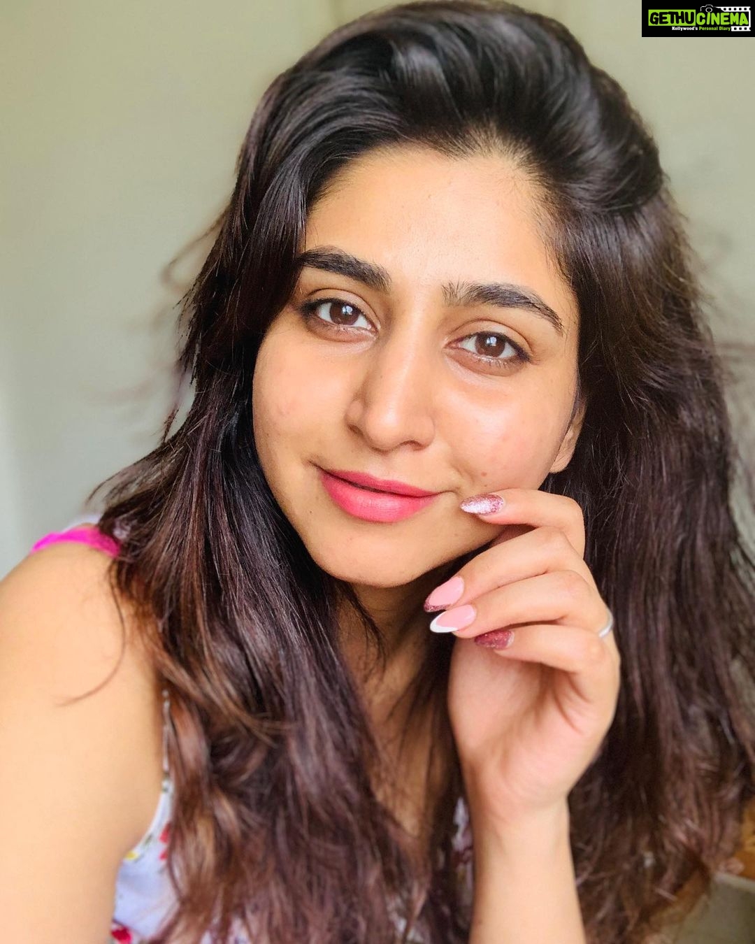 Varshini Sounderajan Instagram – We glow differently when we r happy ...