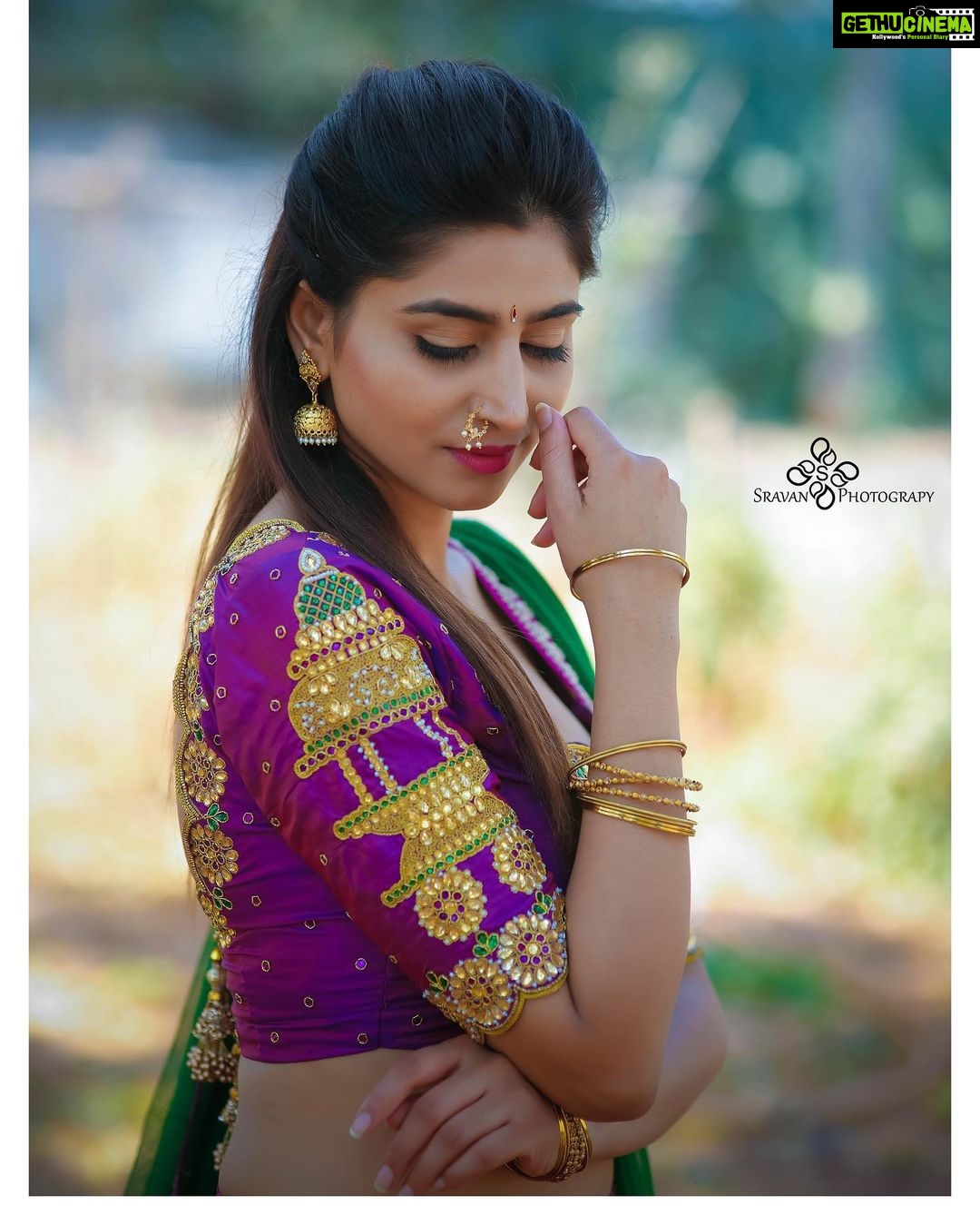 Varshini Sounderajan Instagram - N for u!! PC @sravan_goud8981 Costume ...