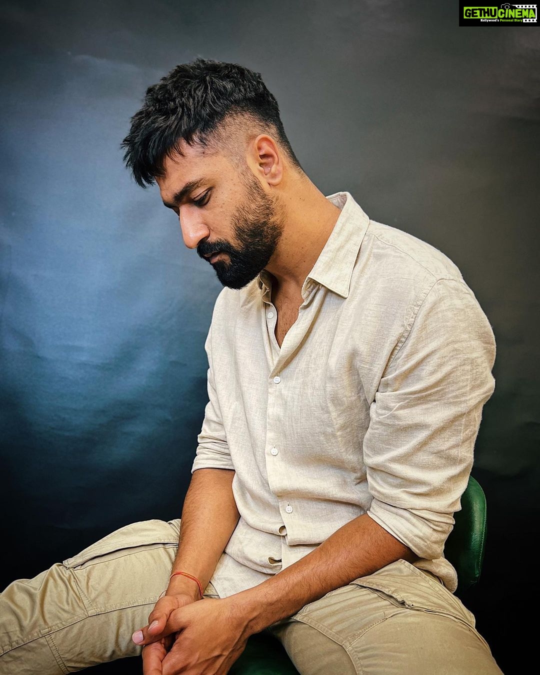 Actor Vicky Kaushal HD Instagram Photos and Wallpapers March 2022 ...