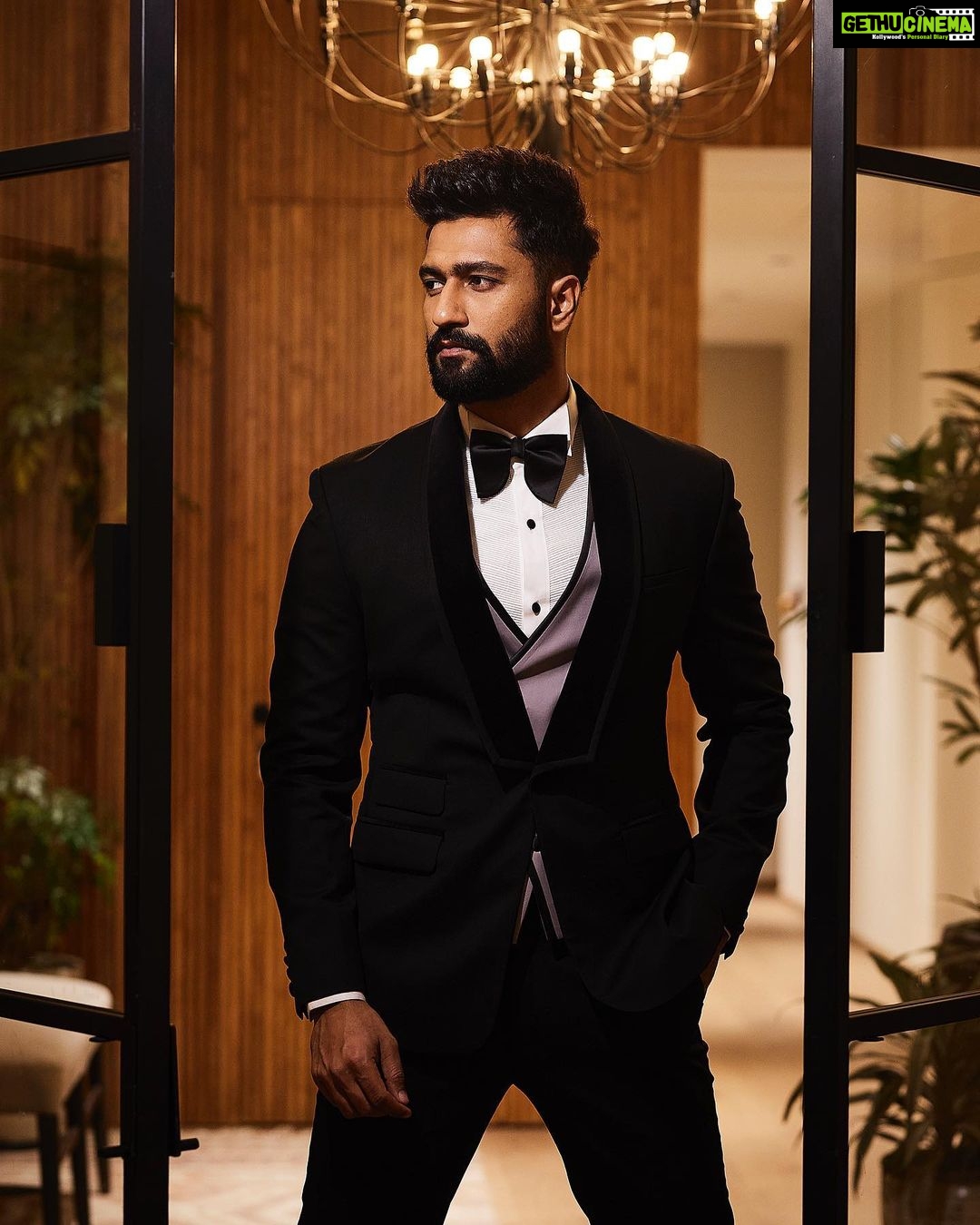 Actor Vicky Kaushal HD Instagram Photos and Wallpapers March 2022 ...
