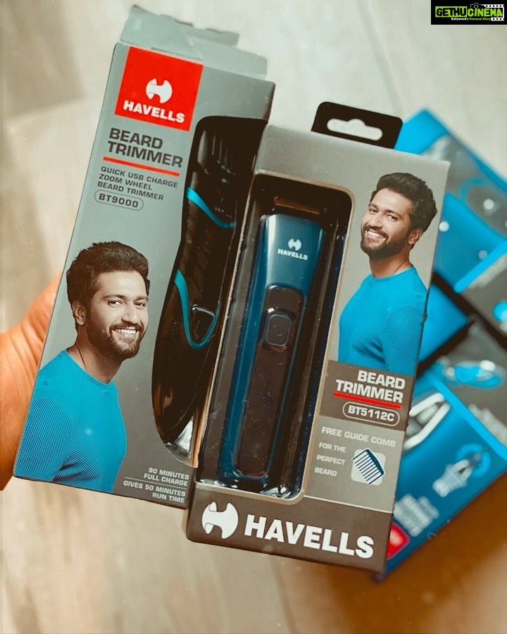 Vicky Kaushal Instagram – Raju, ab ban jao gentleman!… with @havells ...