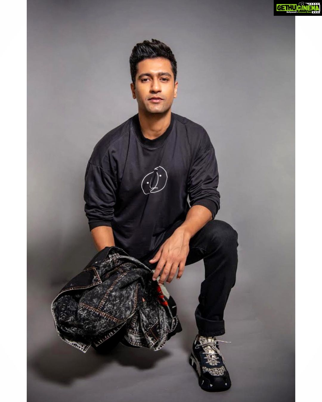 Actor Vicky Kaushal HD Instagram Photos and Wallpapers February 2020 ...