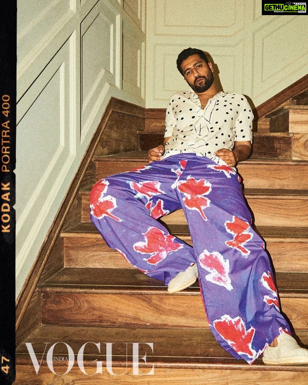 Vicky Kaushal Instagram – Stare case… | Gethu Cinema