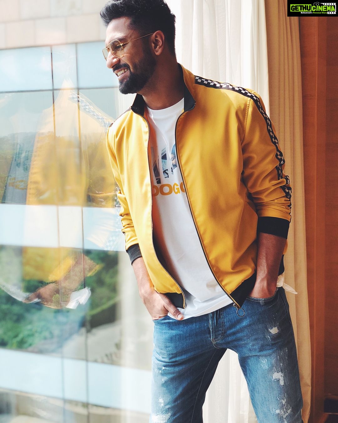 Vicky Kaushal Instagram – 🐣 | Gethu Cinema
