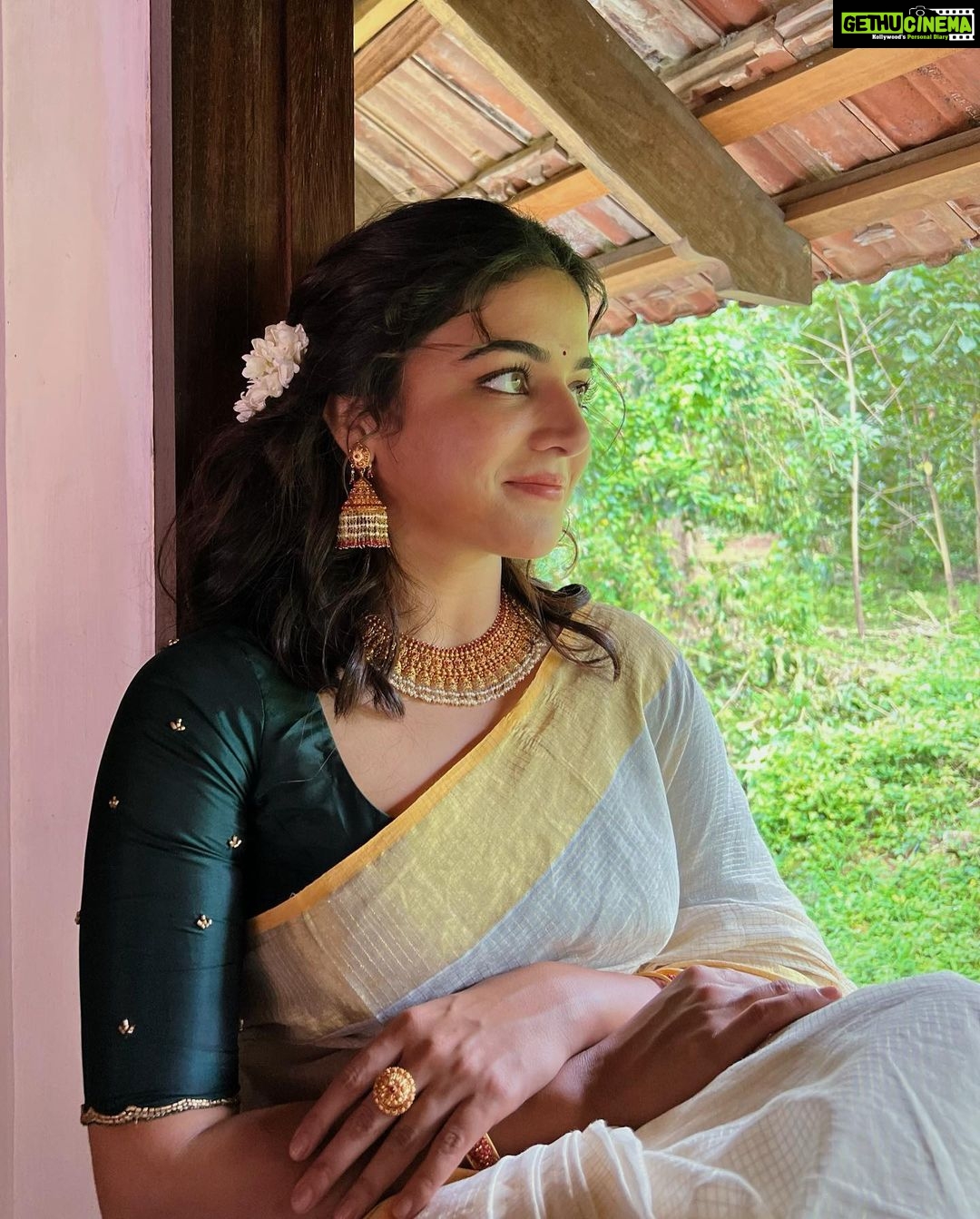 Wamiqa Gabbi Instagram – Happy Onam Everyone 🤍💛 | Gethu Cinema