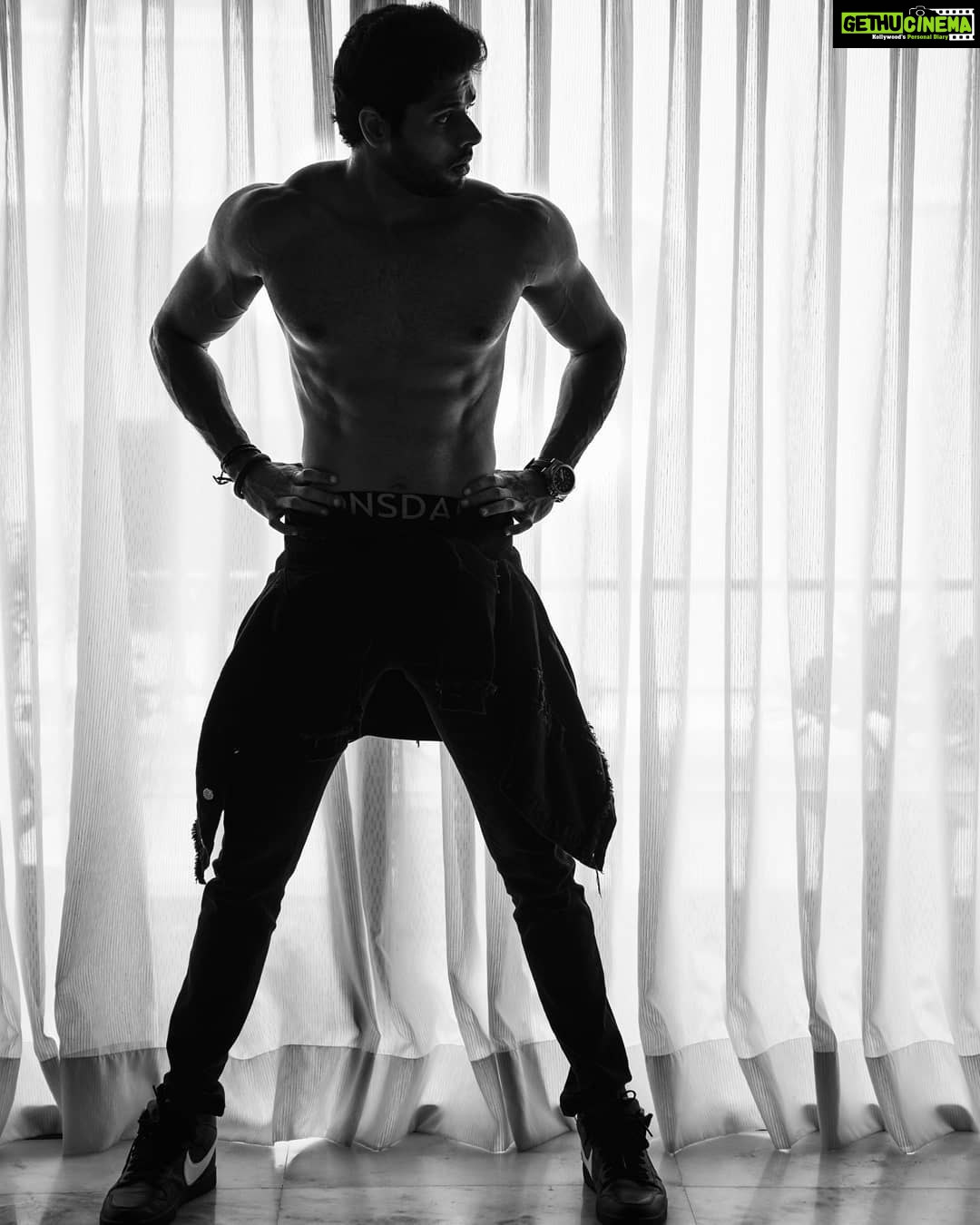 Actor Abhimanyu Dasani HD Photos and Wallpapers August 2019 | Gethu Cinema