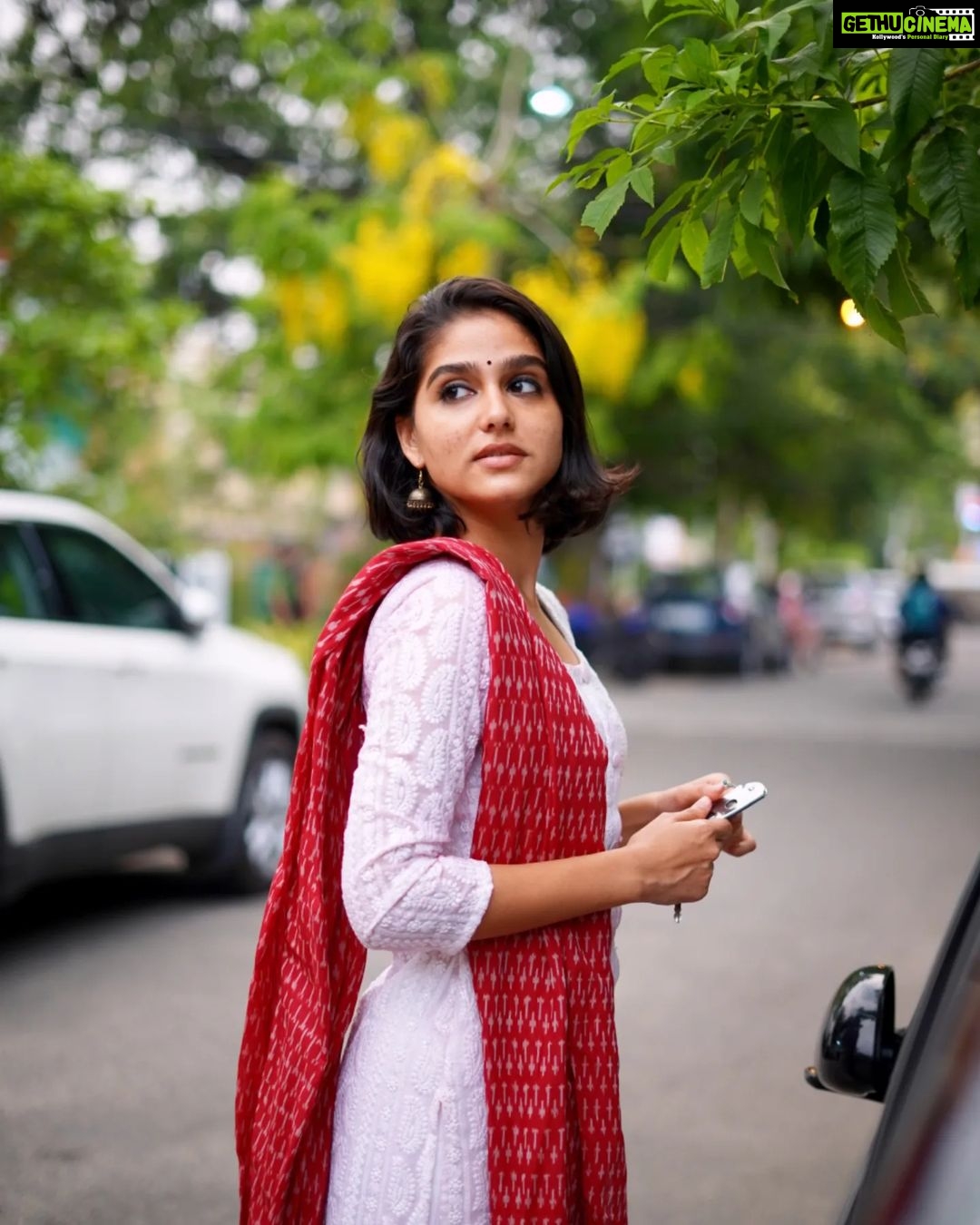 Anaswara Rajan Instagram – You make my eyes blush 💫 Shot by @rahul_r_a ...