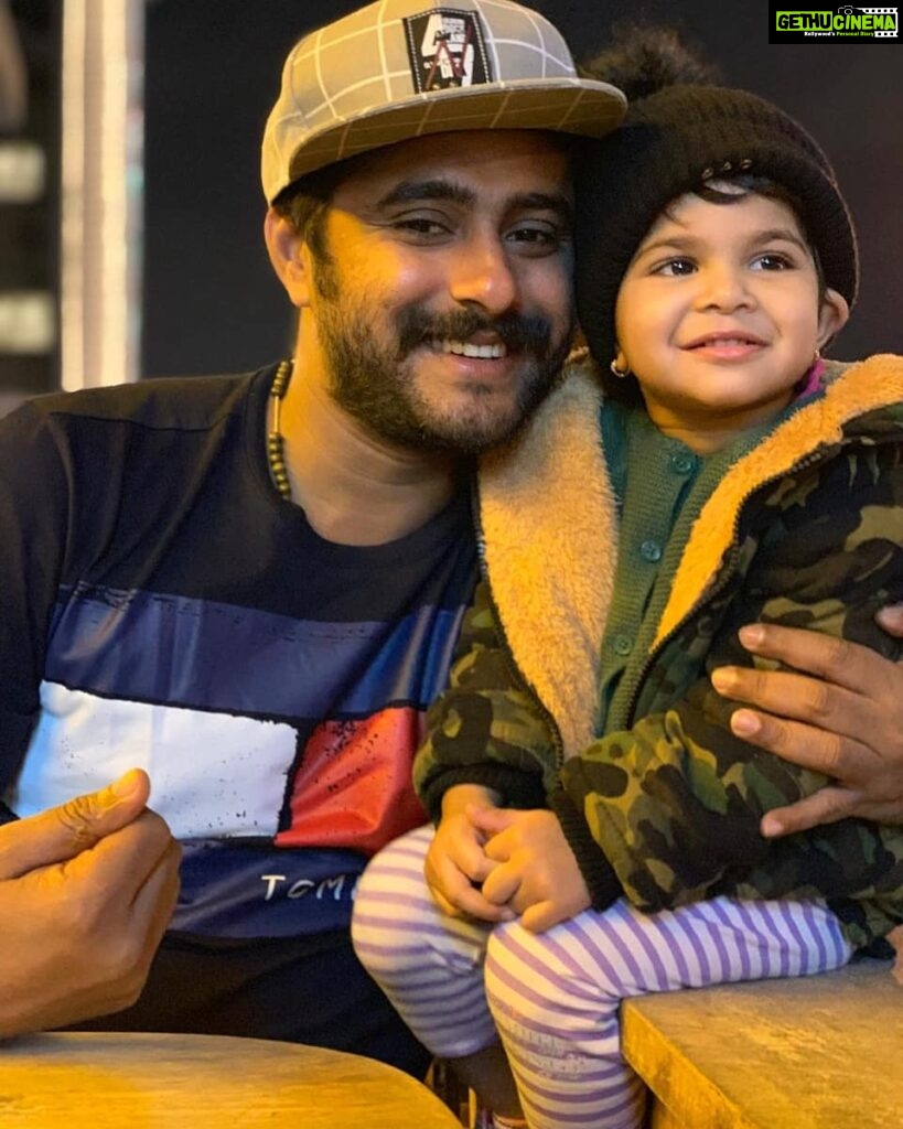 Actor Antony Varghese HD Photos and Wallpapers March 2019 - Gethu Cinema