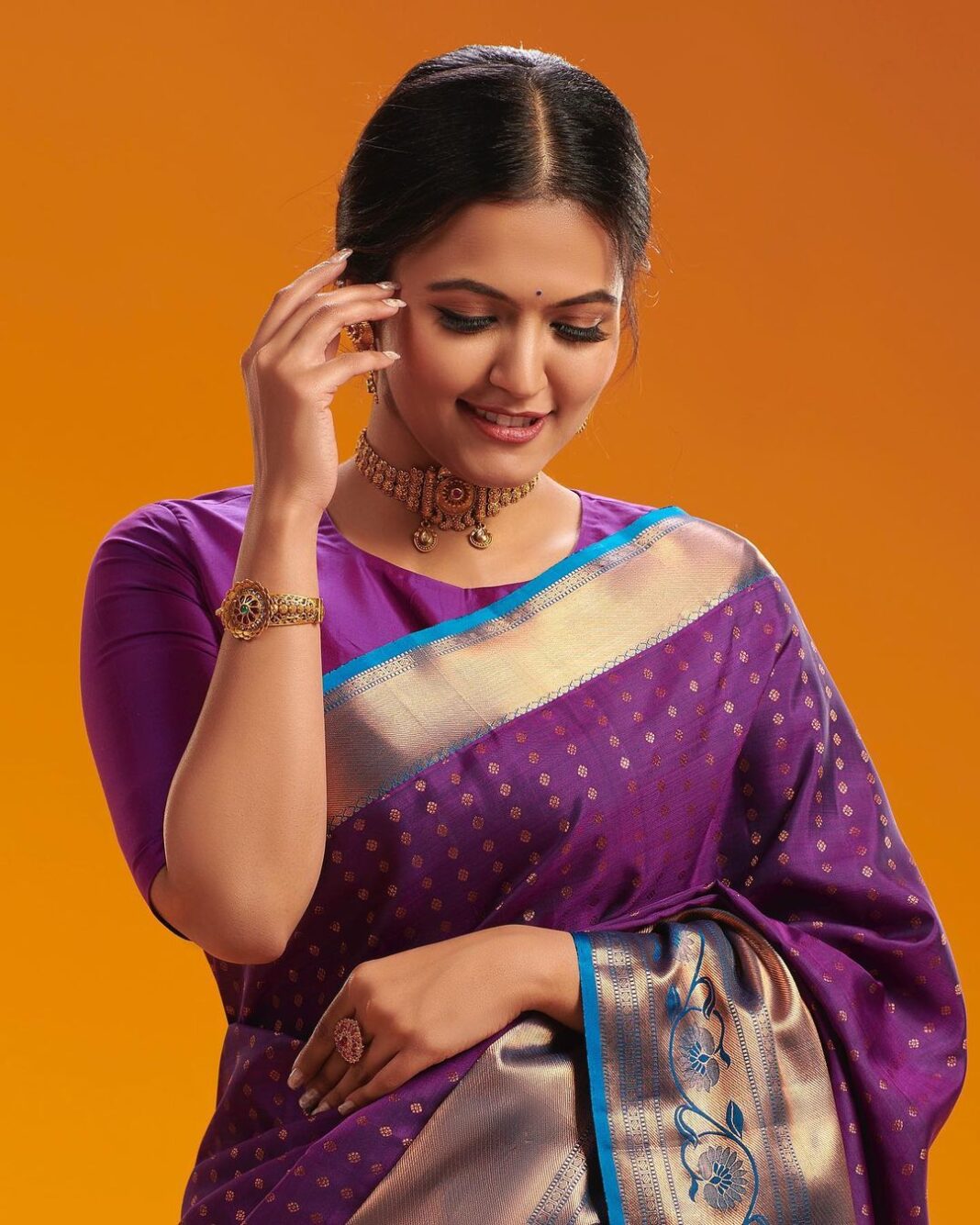 Actress Aparna Das HD Photos and Wallpapers November 2022 - Gethu Cinema