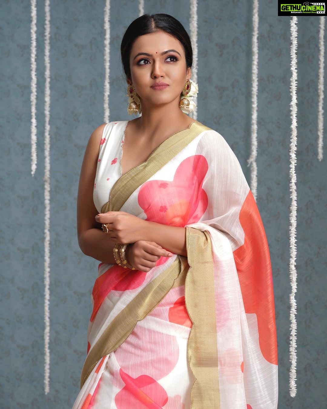 Aparna Das Instagram – Happy Chingam 1 all of you 😊 #malayalamnewyear ...