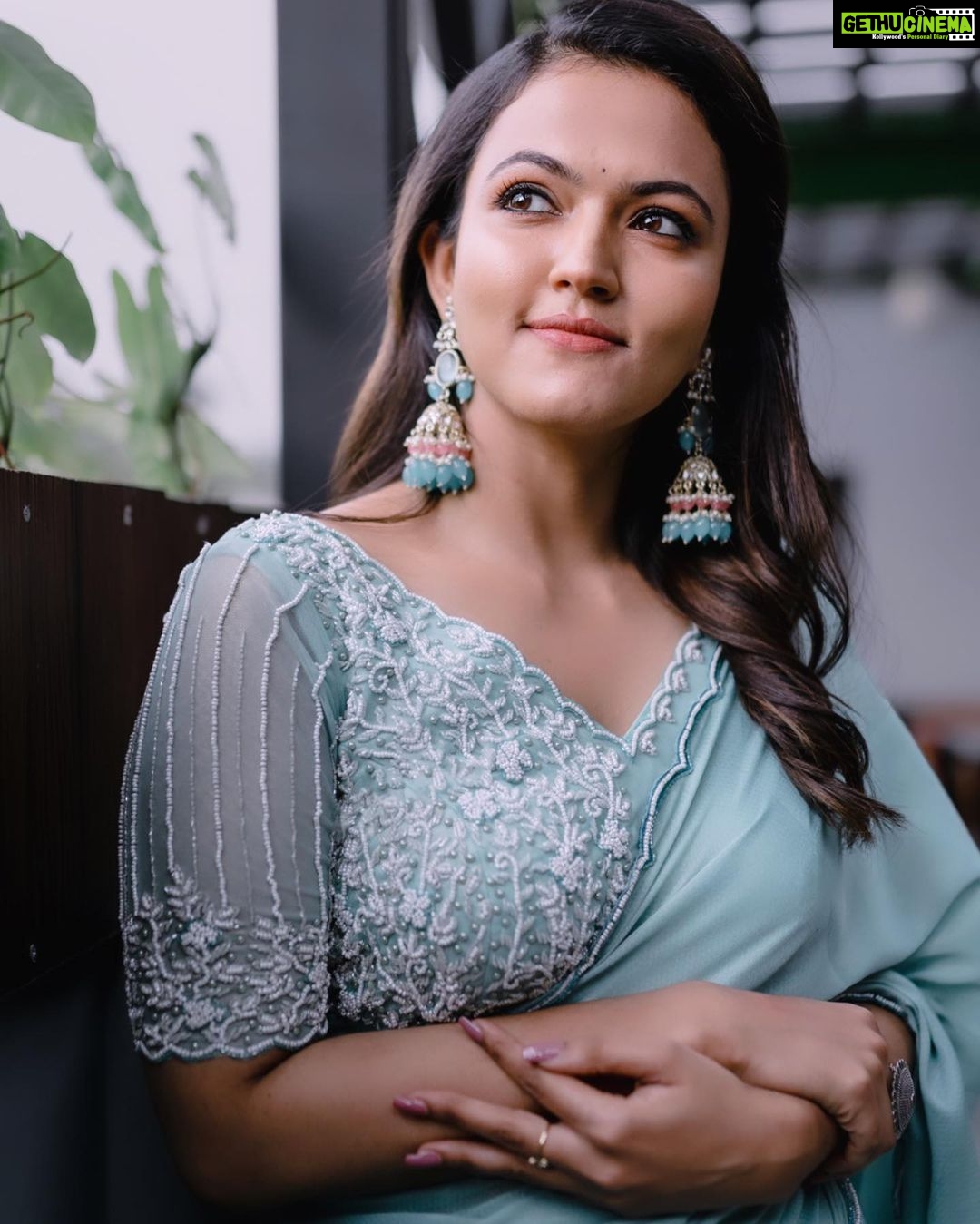 Actress Aparna Das HD Instagram Photos and Wallpapers September 2022 | Gethu Cinema