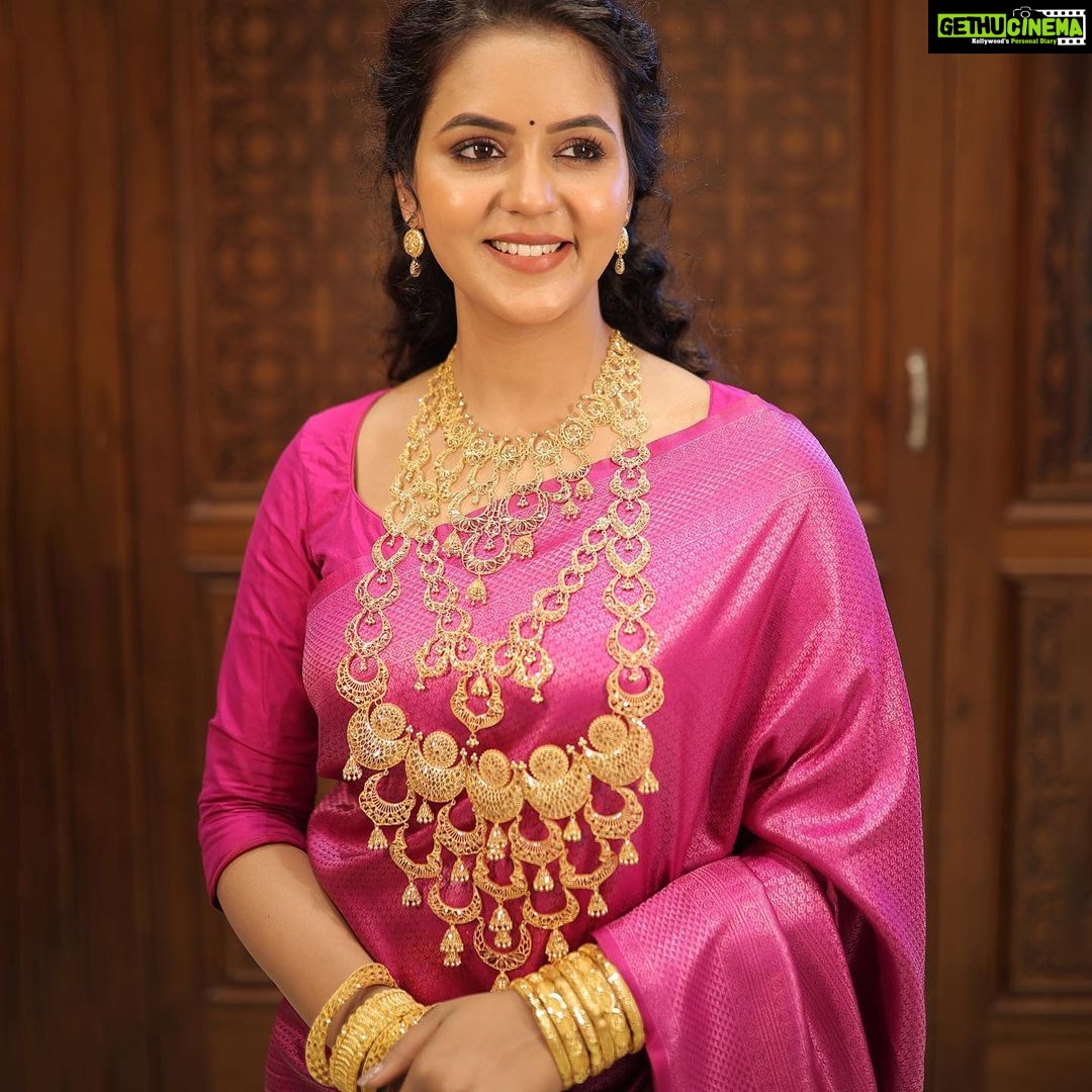 Chaitra Reddy Instagram – Pothys Swarna Mahal, my favourite jewellery ...