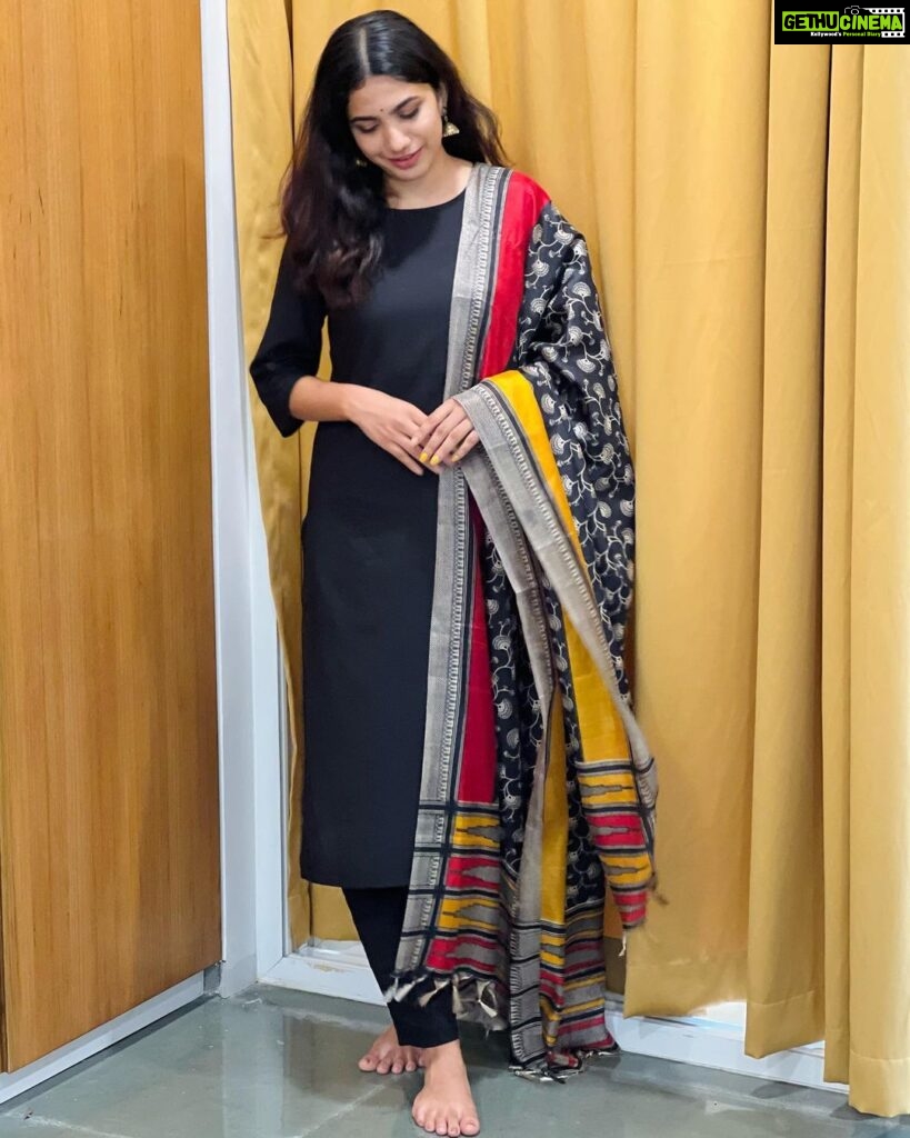 Actress Deepa Thomas HD Instagram Photos and Wallpapers June 2022 ...