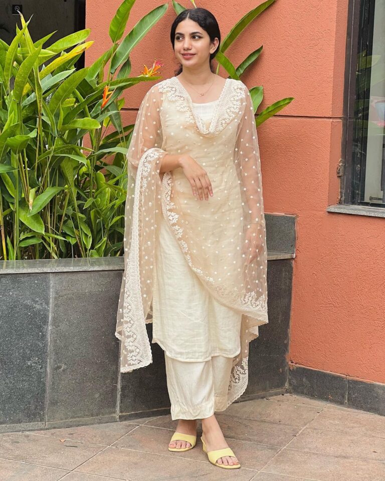 Deepa Thomas Wiki, Biography, Age, Gallery, Spouse and more