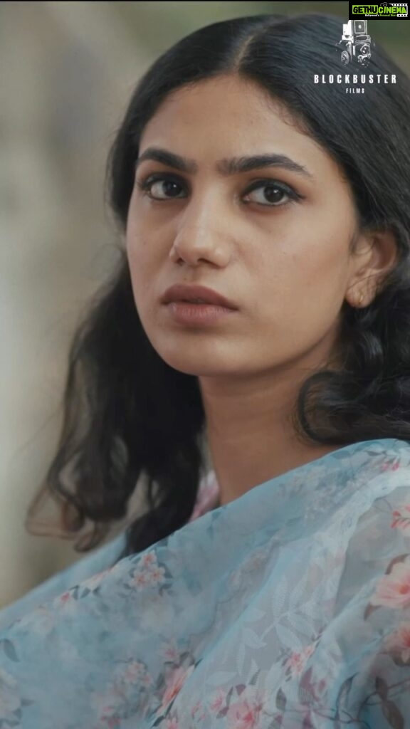 Actress Deepa Thomas HD Photos and Wallpapers October 2022 - Gethu Cinema