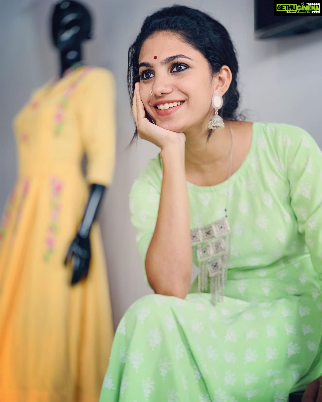 Deepa Thomas Instagram – 🤍 | Gethu Cinema