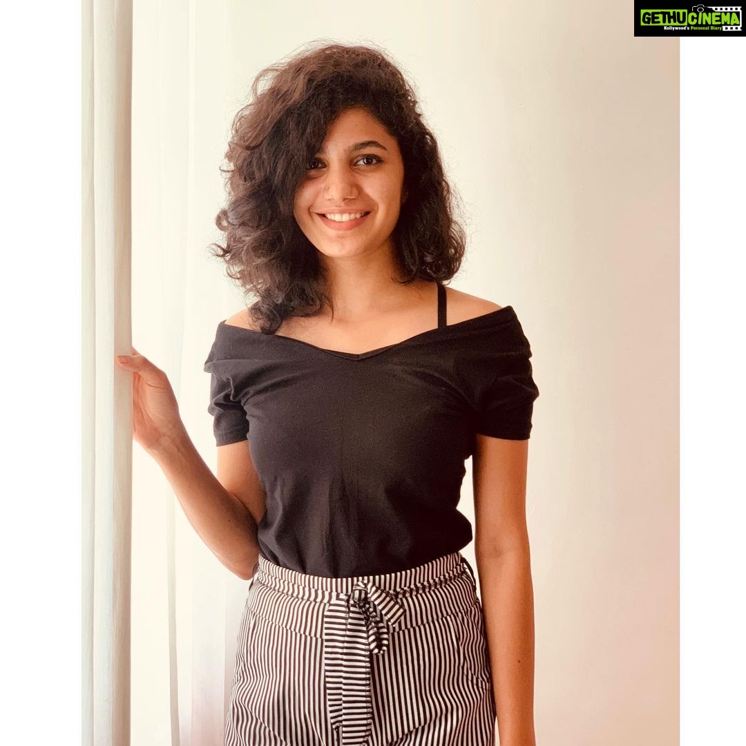 Deepa Thomas Instagram – G𝚎𝚝 𝚝𝚑𝚒𝚜 𝚋𝚕𝚊𝚌𝚔 𝚟 𝚗𝚎𝚌𝚔 𝚝𝚘𝚙 𝚠𝚒𝚝𝚑 𝚣𝚎𝚋𝚛𝚊 𝚙𝚊𝚝𝚝𝚎𝚛𝚗 ...