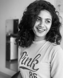 Actress Deepa Thomas HD Photos and Wallpapers November 2022 - Gethu Cinema