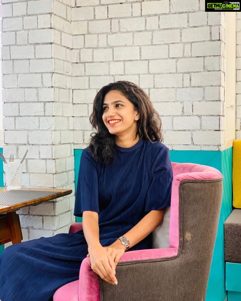 Actress Deepa Thomas HD Instagram Photos and Wallpapers November 2022 ...