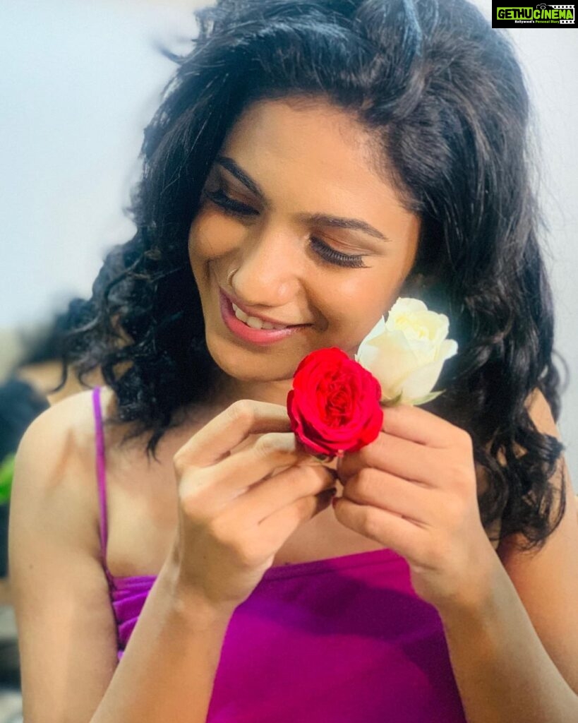 Actress Deepa Thomas HD Photos and Wallpapers November 2022 | Gethu Cinema