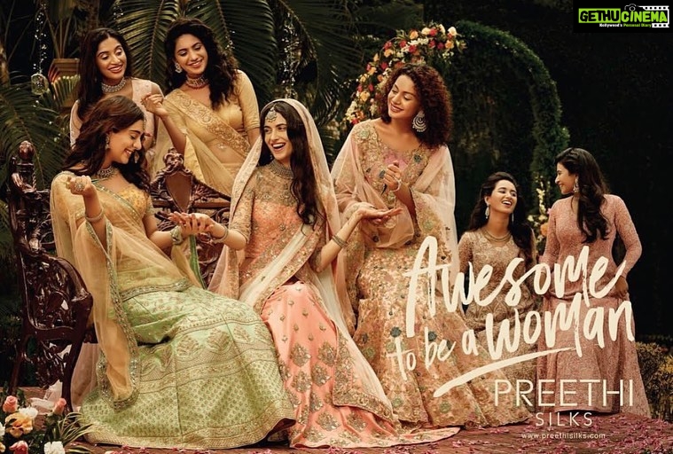 Deepa Thomas Instagram – Preethi silks 😊 Photographer ...