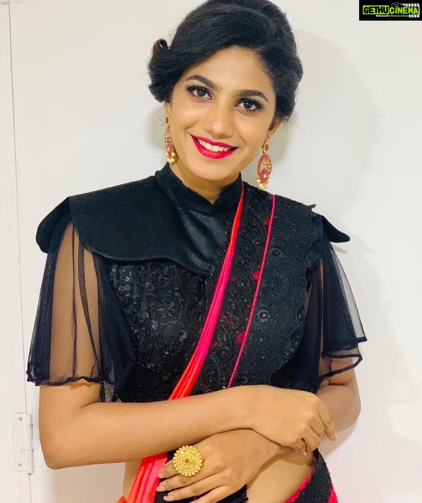 Deepa Thomas Instagram - Preethi silks 😊 Photographer ...