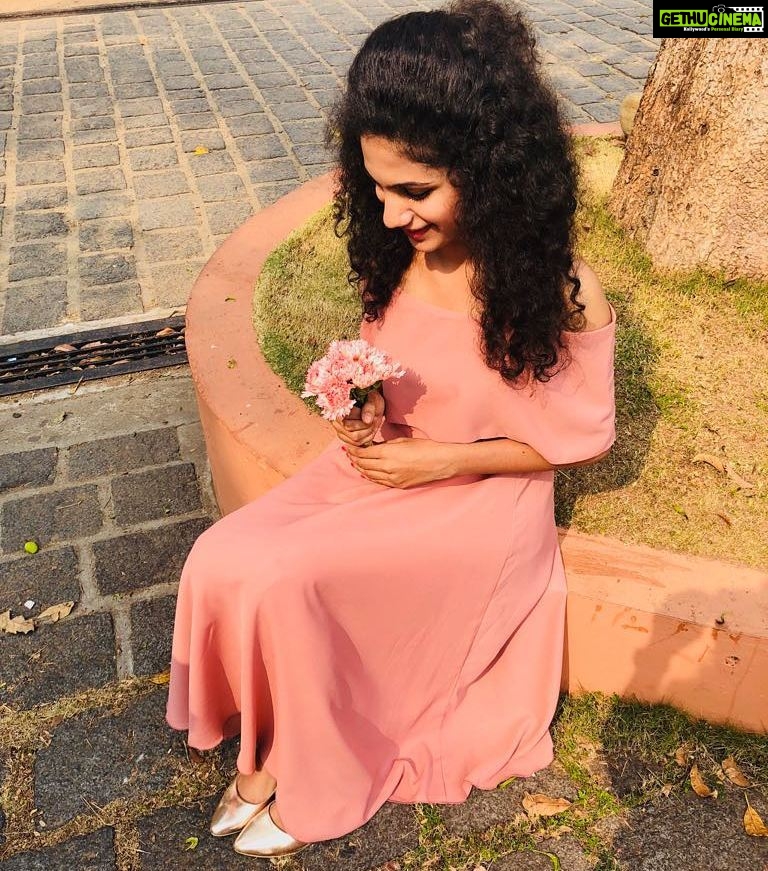 Deepa Thomas Instagram – 🌸🌸 | Gethu Cinema