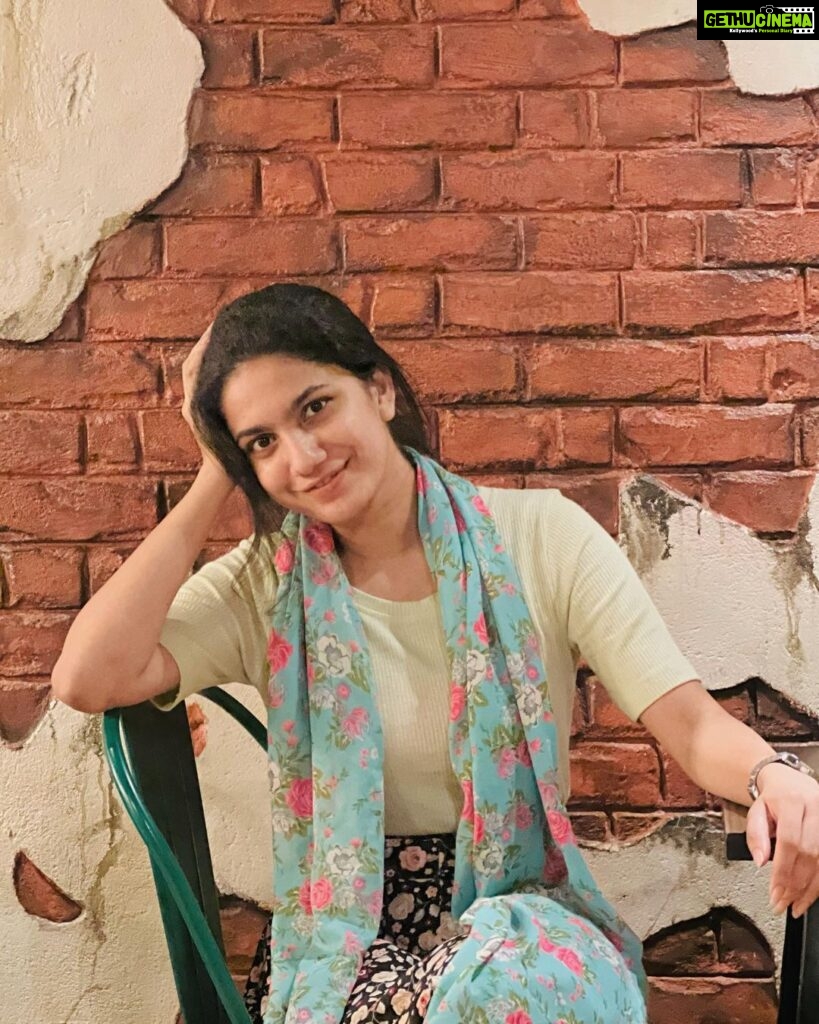 Actress Deepa Thomas HD Photos and Wallpapers September 2022 - Gethu Cinema