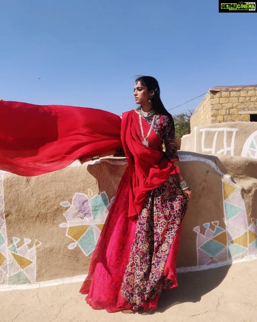 Actress Divya Sripada HD Photos and Wallpapers June 2020 - Gethu Cinema