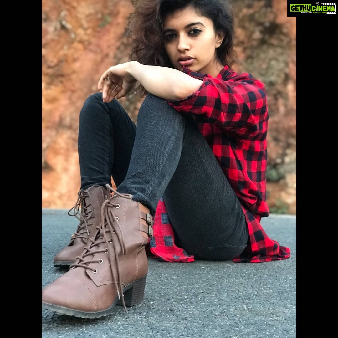 Harija Instagram – Be the real you ️🖤 Pc – @charukesh_m 🤣🤯 | Gethu Cinema