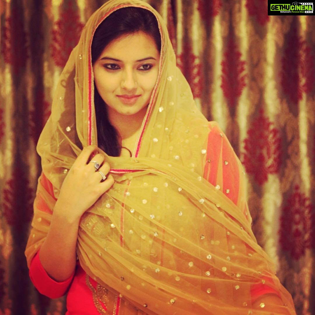 Isha Chawla Instagram – Eid Mubarak ..🙏🏻 may god bless us with ...